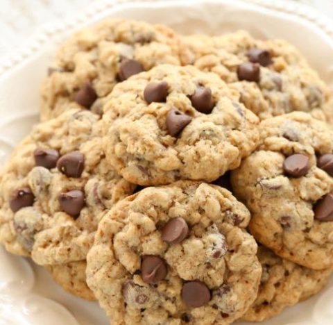 Oatmeal Chocolate Chip Cookies - Cooking with Baba